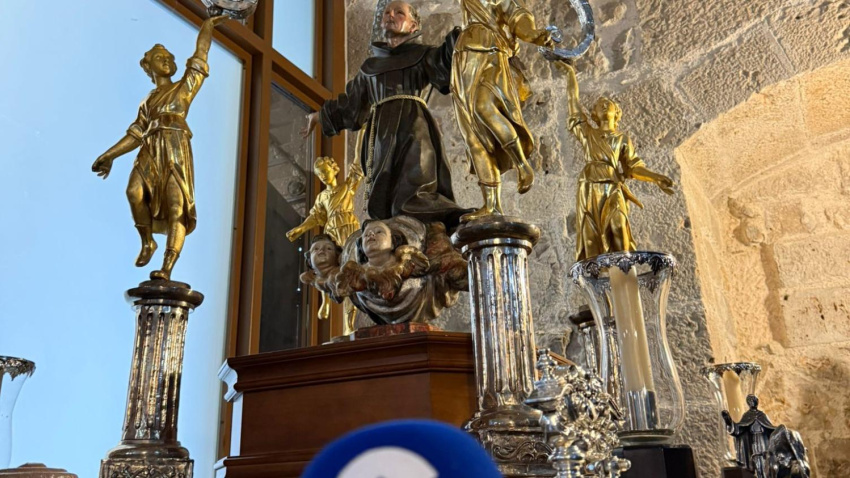 La procesión de San Pedro Regalado en Valladolid estrena trofeo taurino ...