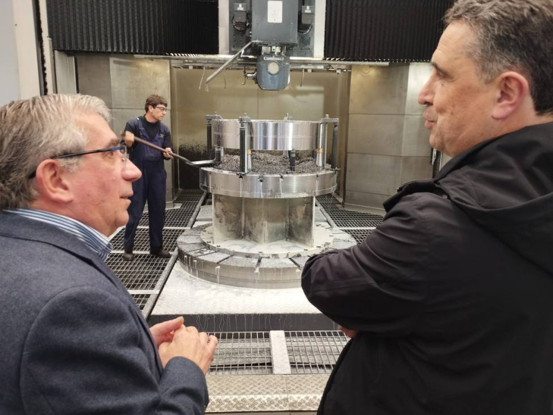 El obispo de Mondoñedo-Ferrol visita las instalaciones del Grupo Intaf