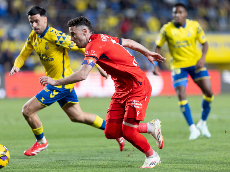 Kike Barja, futbolista de Osasuna, lanza un mensaje sobre los calendarios de competición del ...