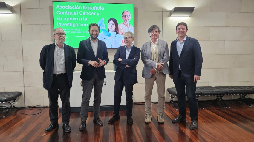 El científico Carlos López Otín: "Lo que comemos y las bacterias que ...