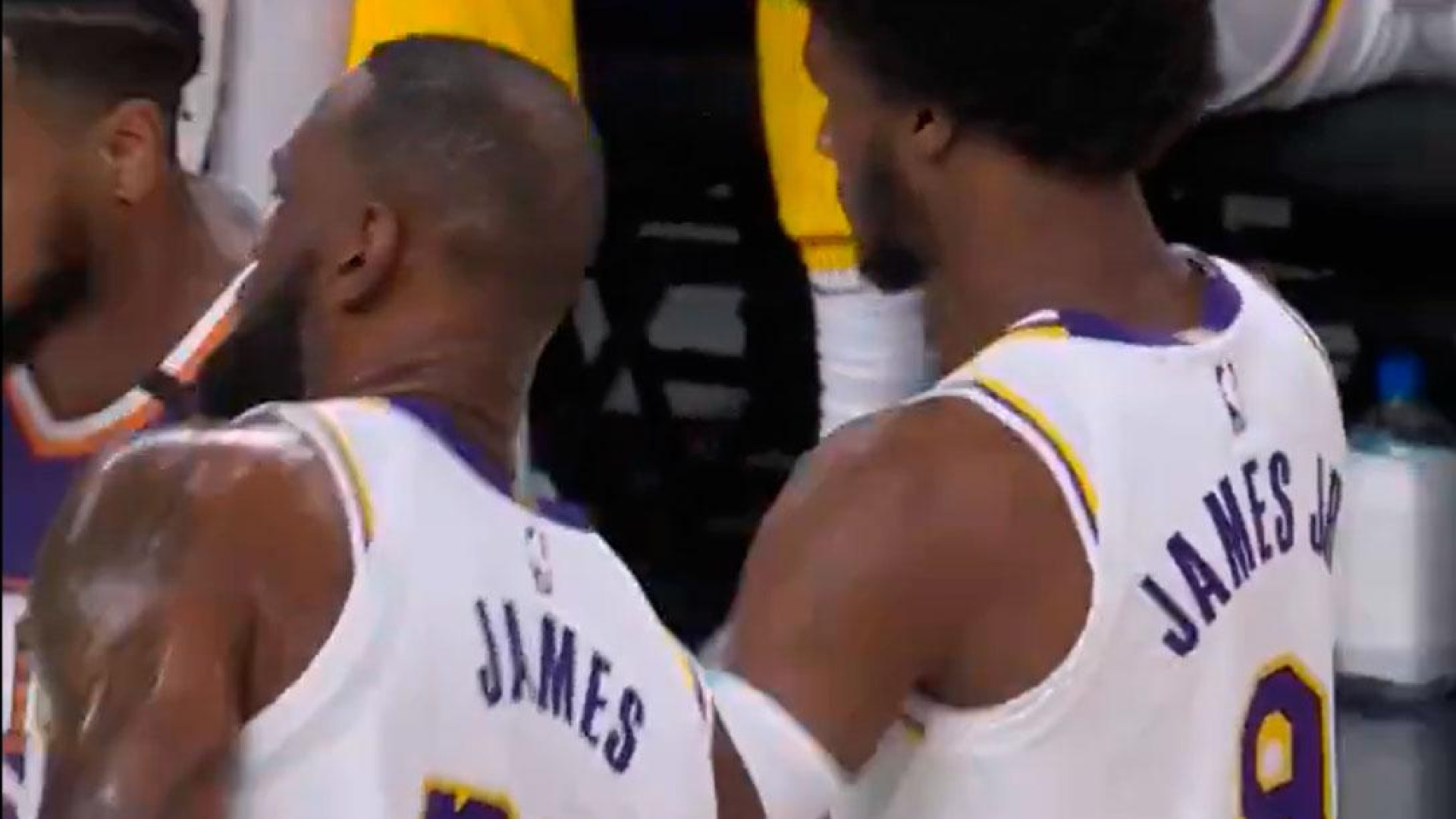 Imagen histórica en la NBA: 'Los James', padre e hijo debutan juntos en ...