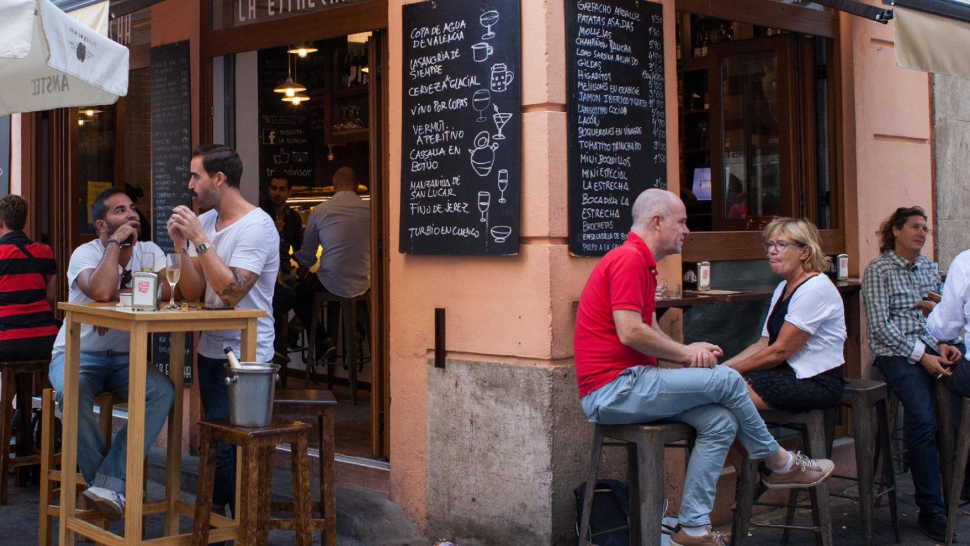 Va a un bar de Valencia, deja una reseña quejándose y la respuesta que ...