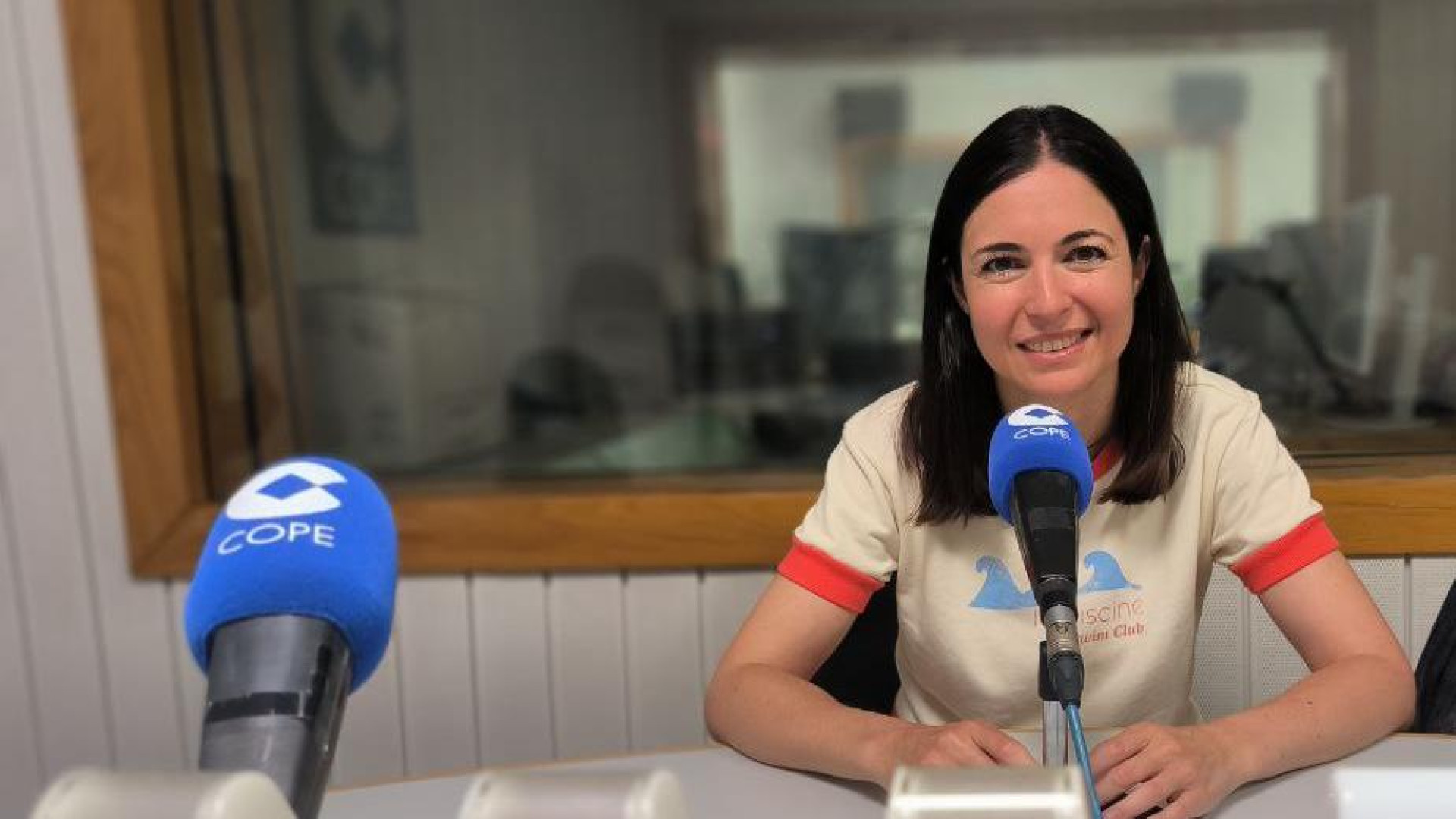 Cristina Olea presenta en COPE Vigo "La gran fractura americana", un ...