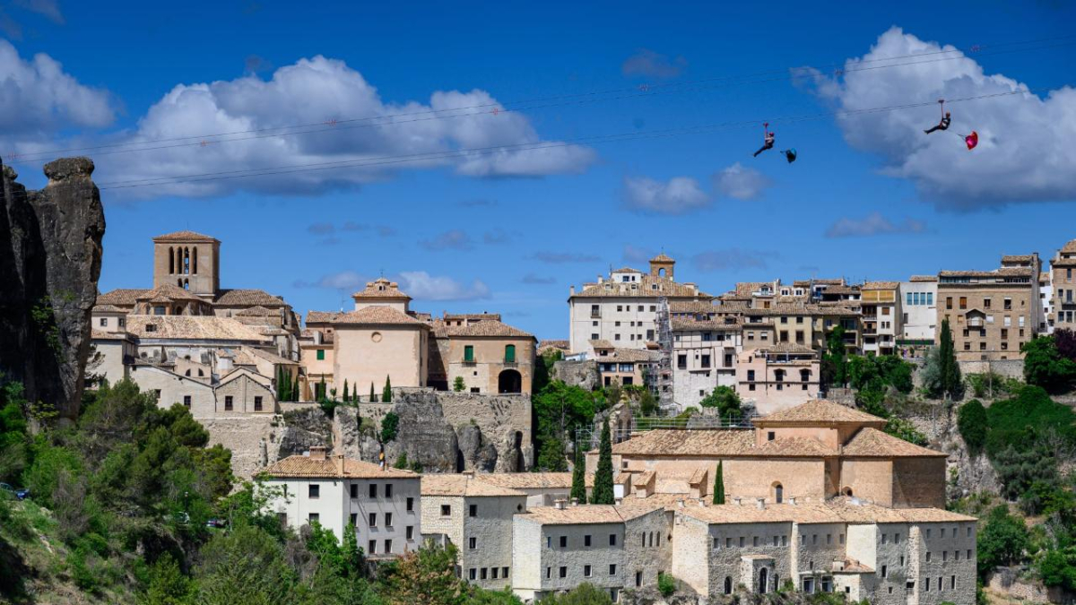 La tirolina urbana más larga de Europa cumple un año 'mirando a Cuenca'