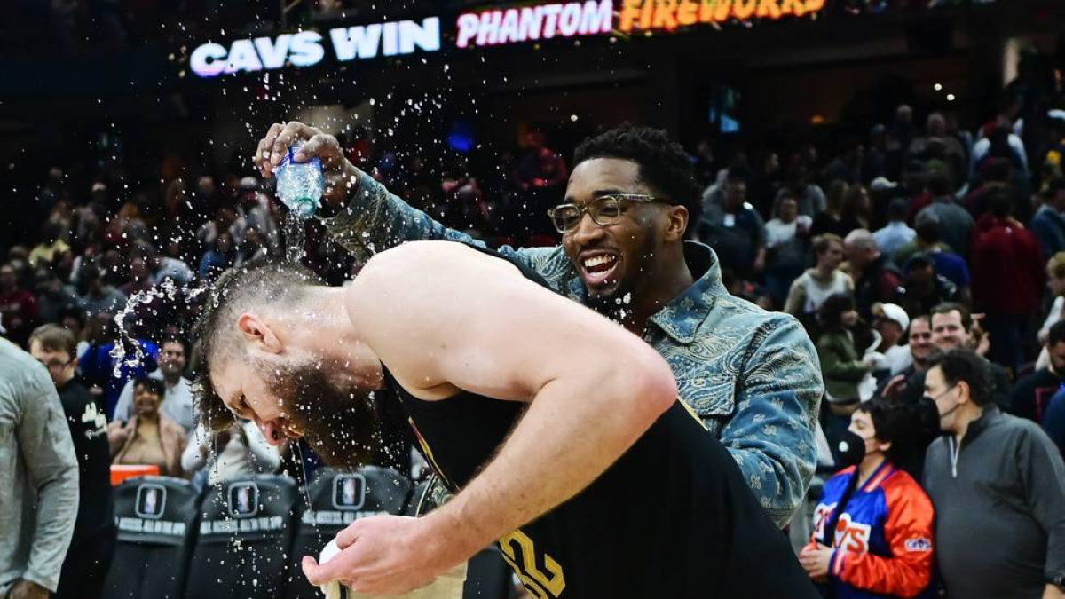 Los Cavaliers bajan a la tierra a los Celtics con Dean Wade como héroe