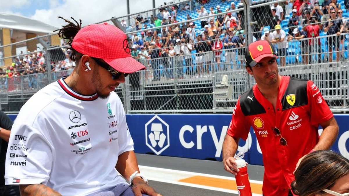 Ferrari confirma el fichaje de Lewis Hamilton para 2025 y Sainz se despide de la escudería italiana