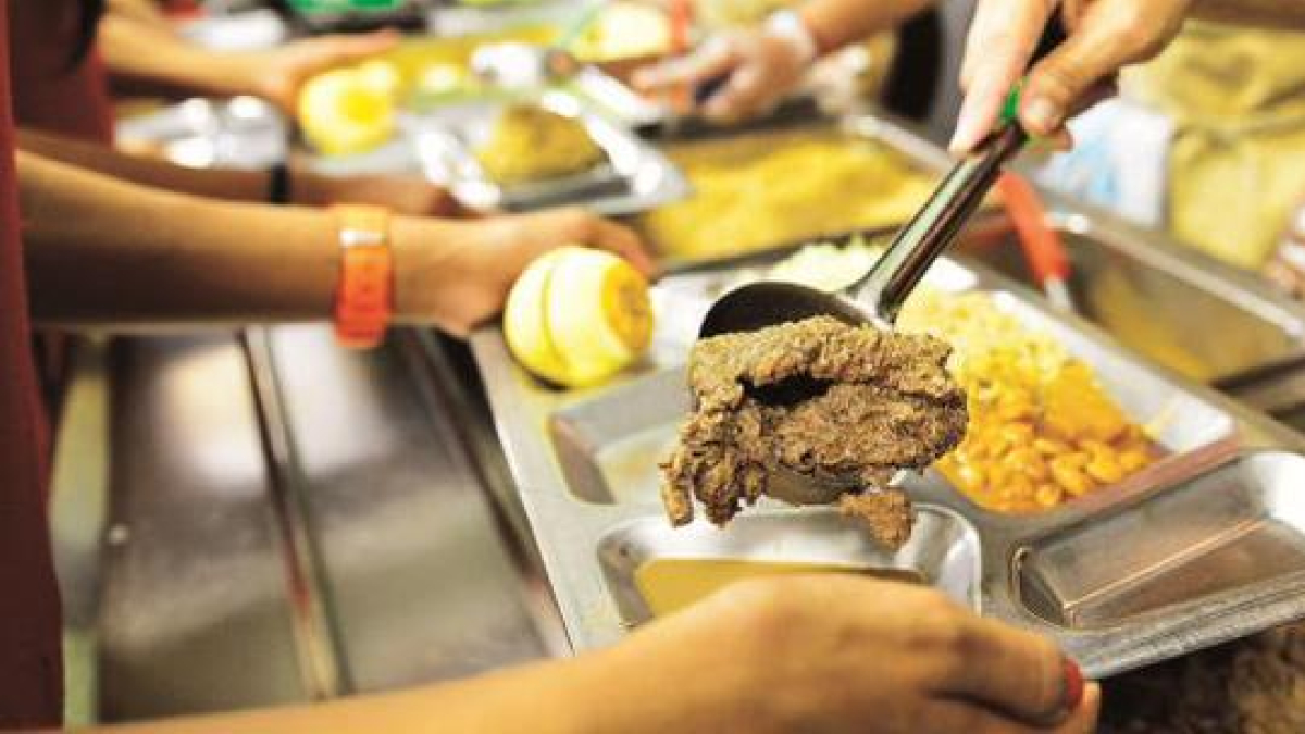 Educación finaliza el contrato con Serunion, contestada por su menú ...