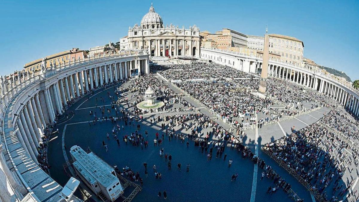 El Papa, máximo representante de los 1.400 millones de católicos en el ...
