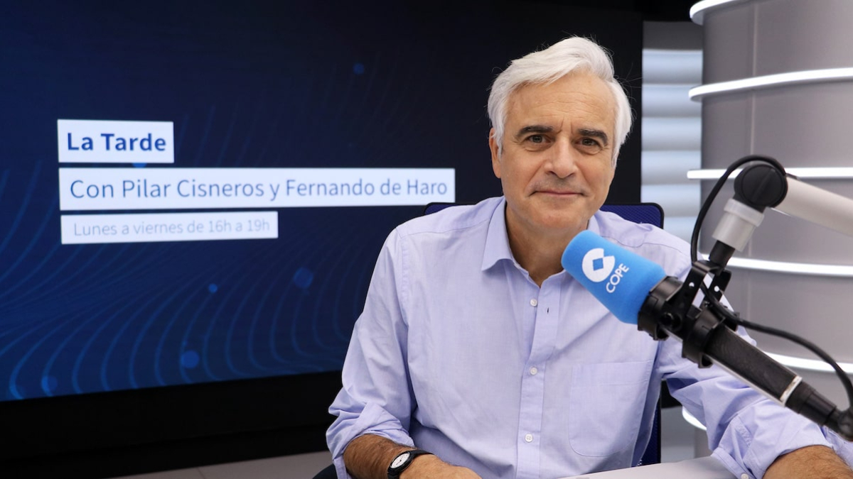Fernando de Haro: "¿Qué país es este en el que una conversación entre Feijóo y Sánchez es noticia?