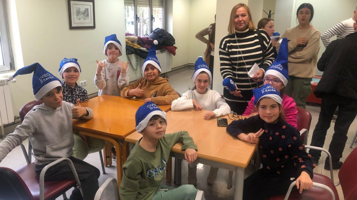 Programa Especial en Cope desde el Centro Social de la Tenderina, Oviedo