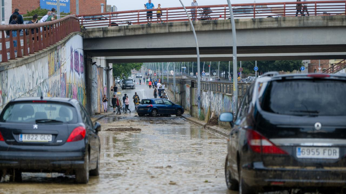 Auténticas riadas en las calles de Terrassa, en Barcelona, por las ...