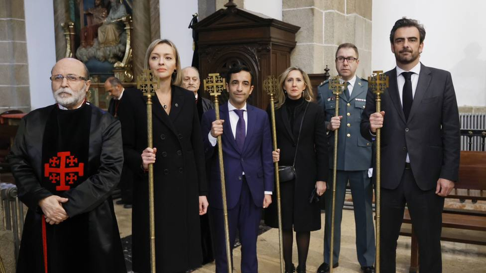 Diego Calvo e Fabiola García participan na procesión do Santo Enterro ...