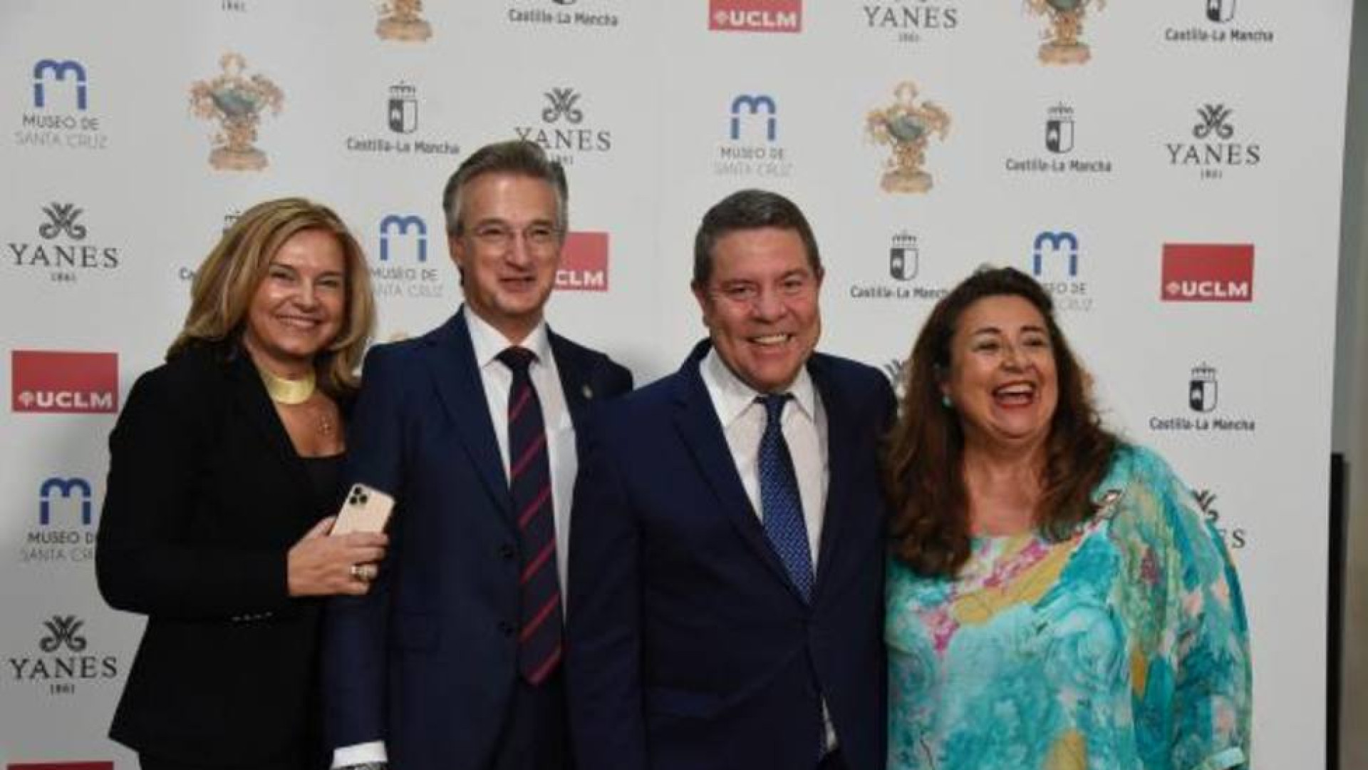 El presidente regional elogia la "trayectoria impecable" de la familia ...