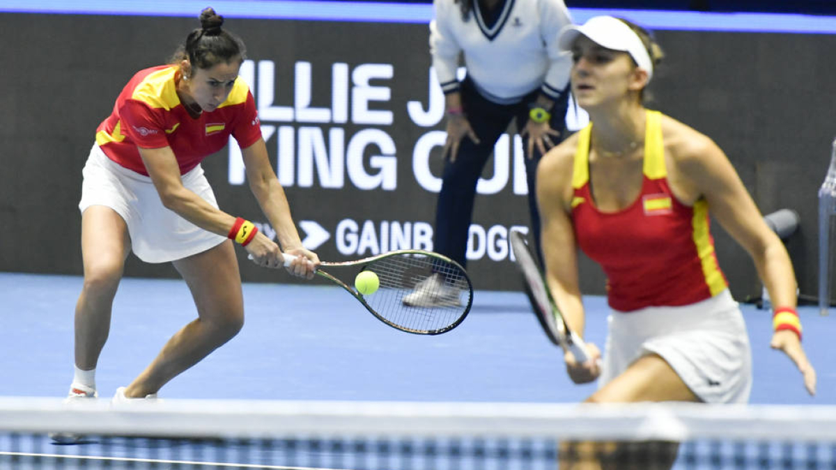 España se inmola ante Canadá