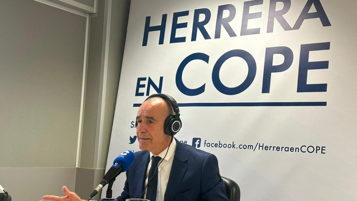 El alcalde de Sevilla en 'Herrera en COPE', ante la presencia de ...