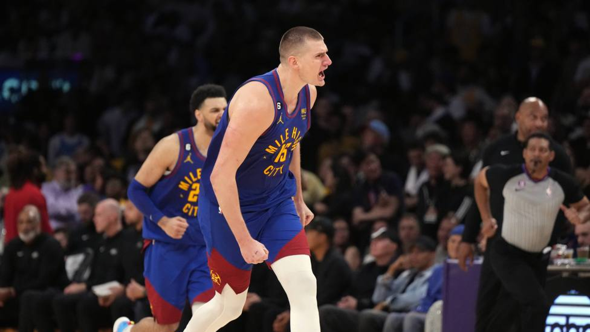Jokic y Murray dejan a los Nuggets a un partido de sus primeras Finales