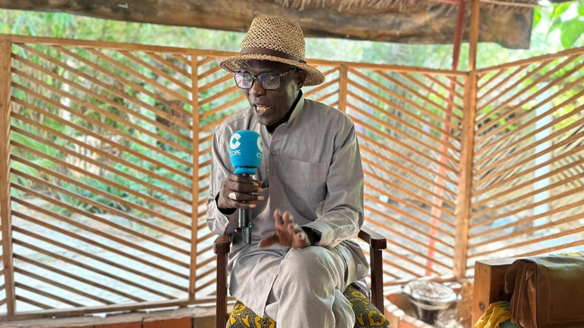Mor Mbaye, psicólogo, explica en La Linterna los dos motivos por los ...