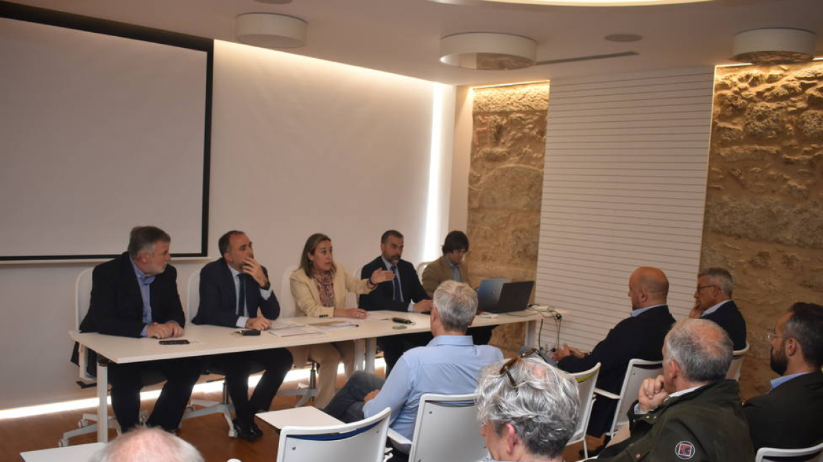 A Xunta comparte co colexio de médicos da Coruña o momento decisivo do ...