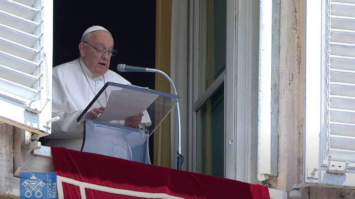 Escucha la última hora desde Roma con Eva Fernández