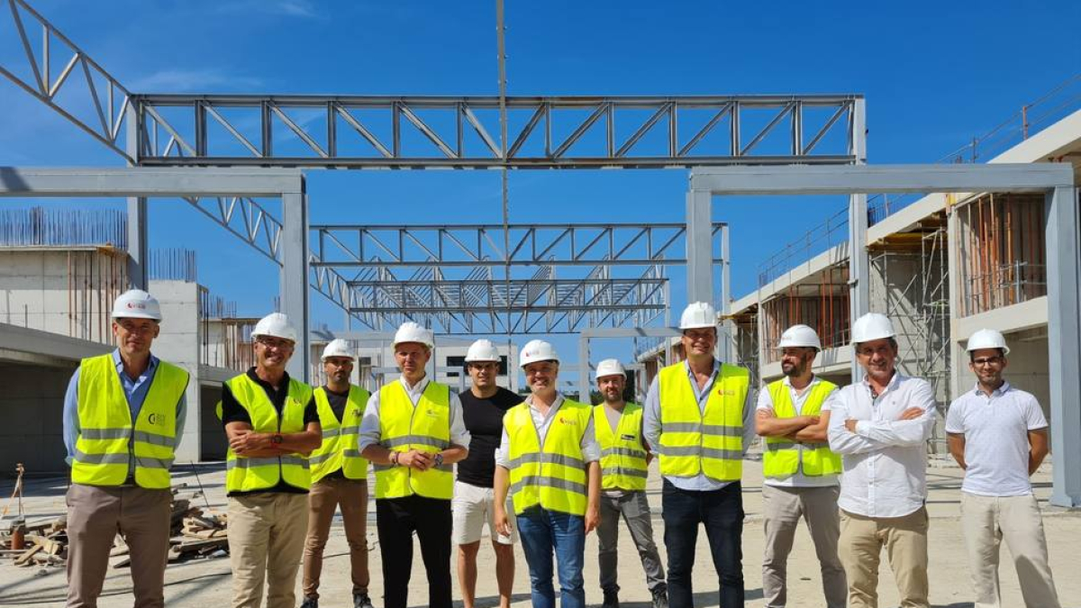 Una veintena de empresas se interesan por las nuevas naves de Zona ...