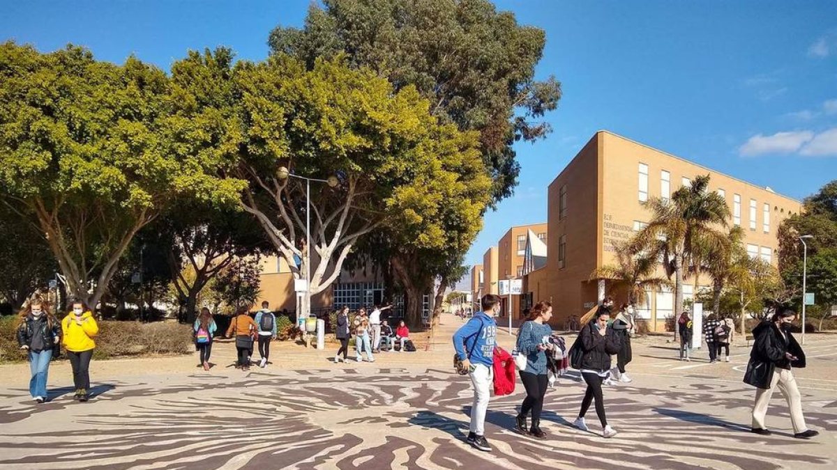 Estos son los seis Grados de la Universidad de Almería para los que aún ...