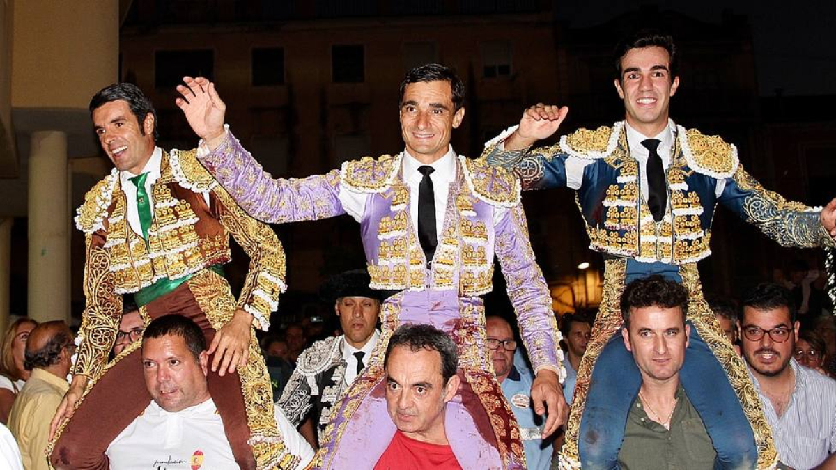 Paco Ureña, Emilio de Justo y Tomás Rufo salen a hombros en Abarán