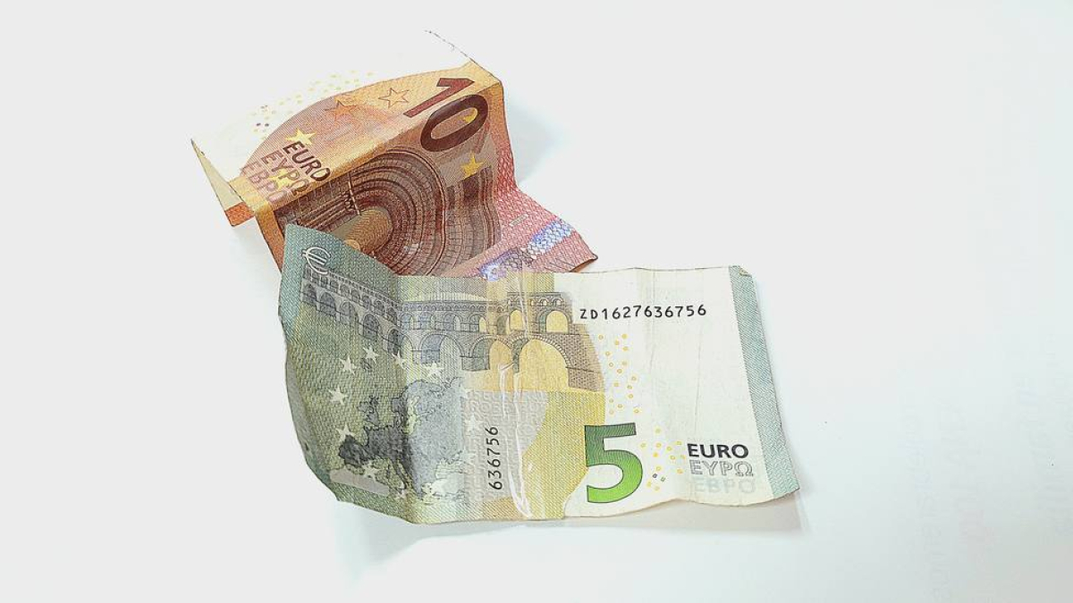 Qué debes hacer si tienes un billete roto o defectuoso