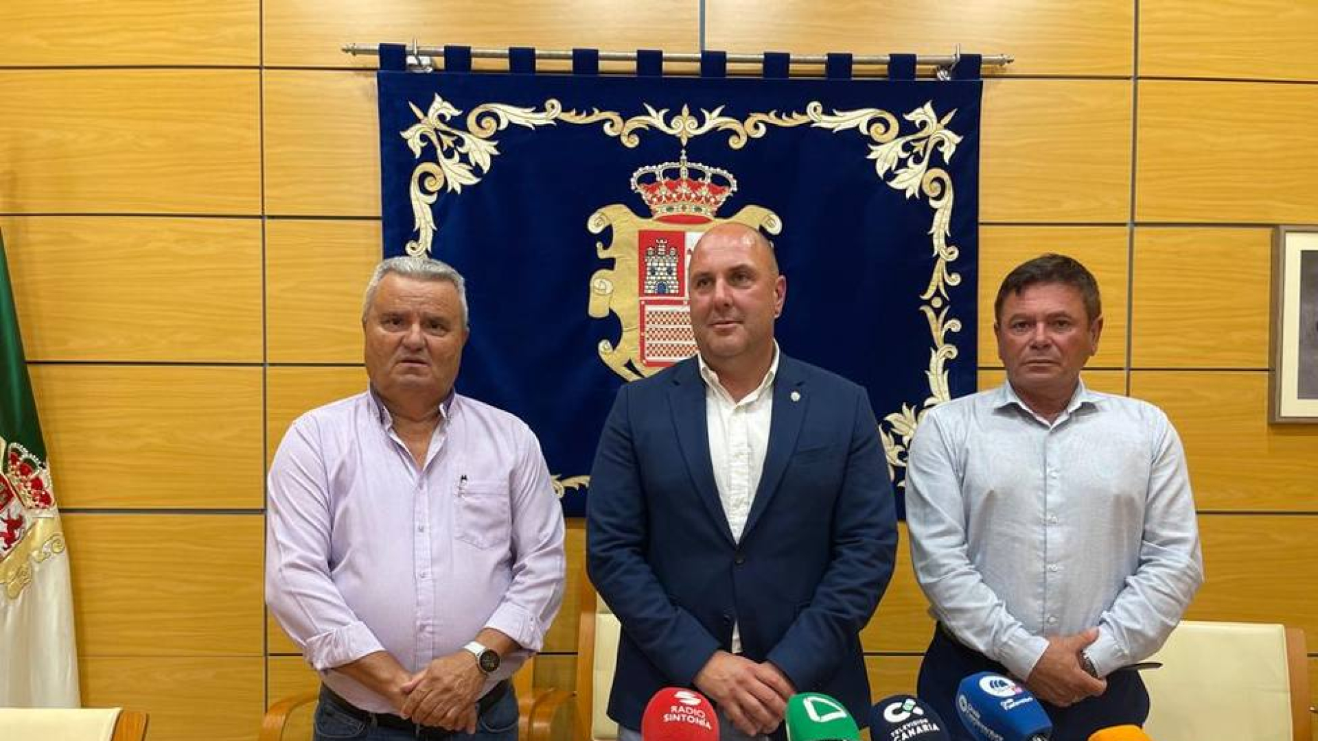 El presidente del Cabildo de Fuerteventura, Sergio Lloret, cesa a todos ...