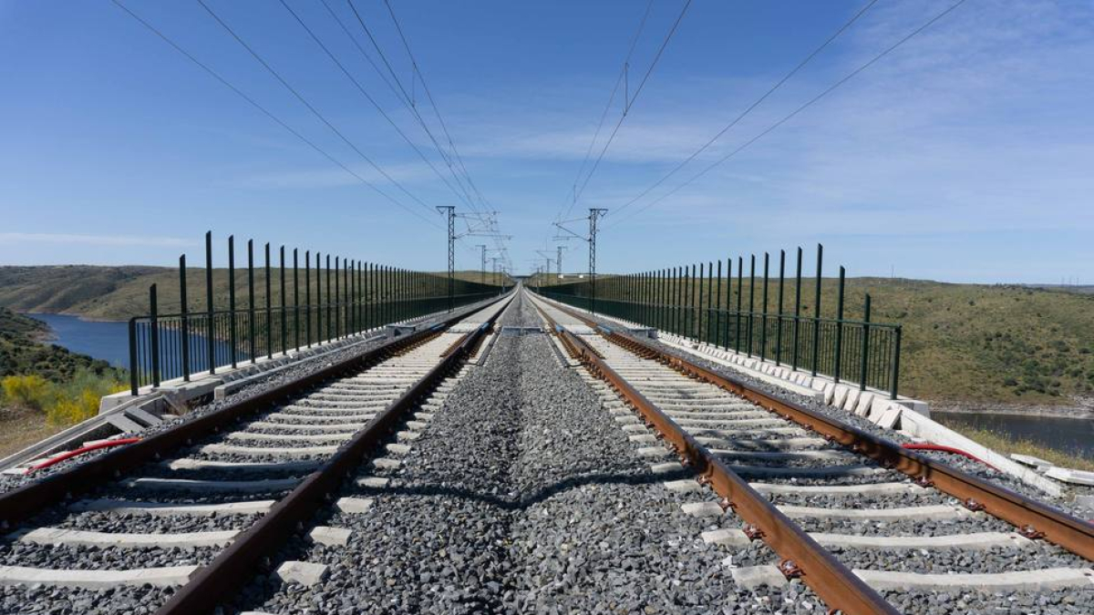 Adif acelera la construcción del baipás de Mérida