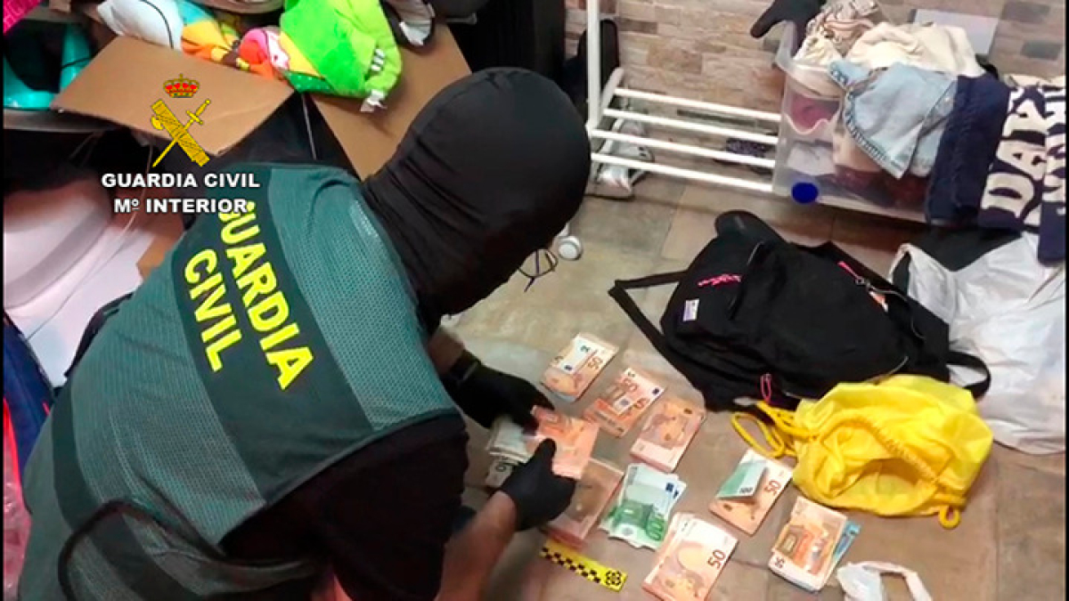 Doce detenidos por venta de droga y blanqueo de capitales en Ayamonte