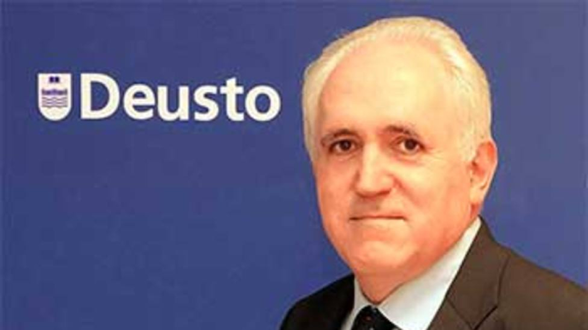 El jesuita Jose Maria Guibert Ucin, rector de la Universidad de Deusto