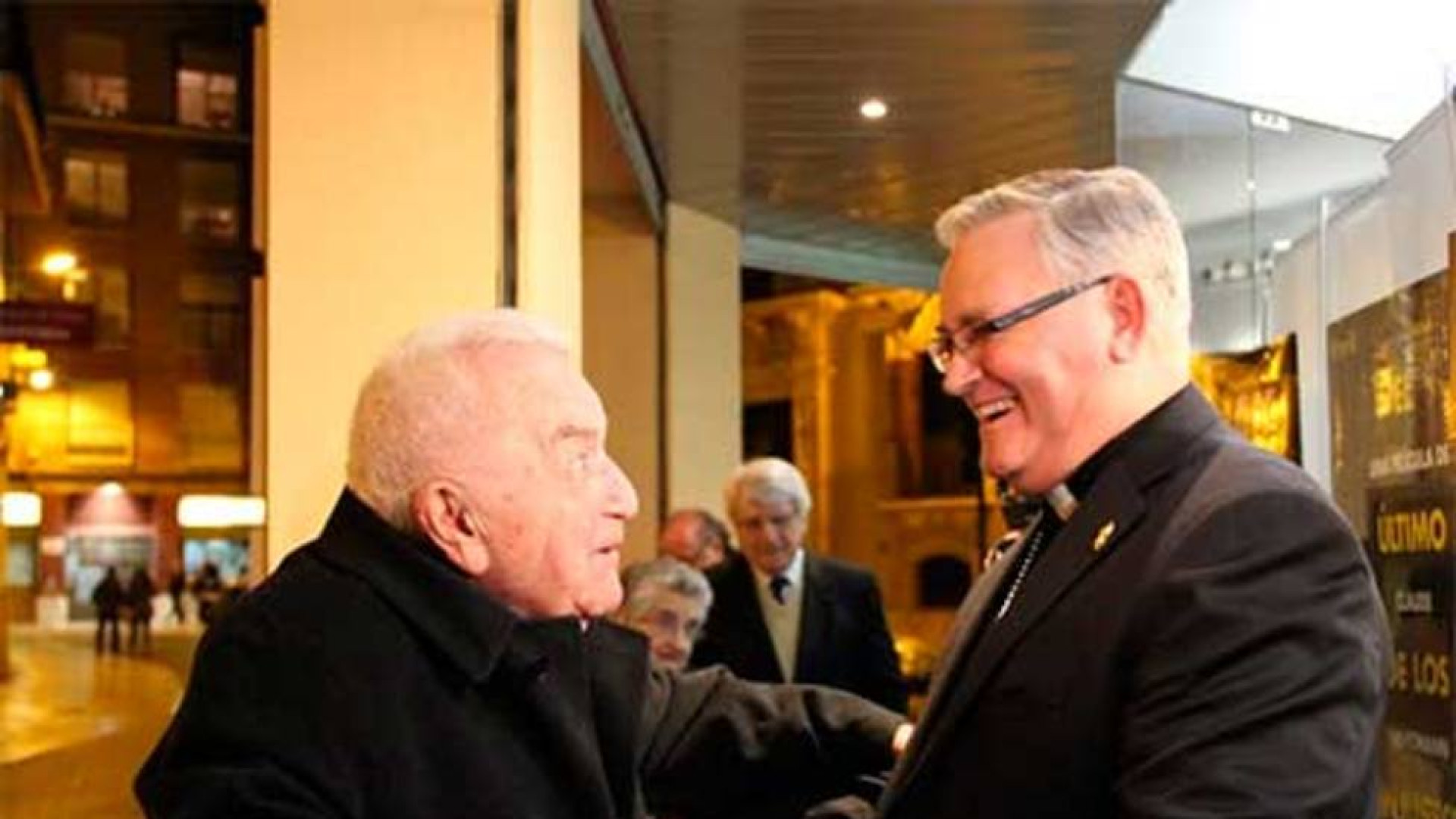 El obispo emérito, D. Javier Azagra, recibe el Agradecimiento a toda ...