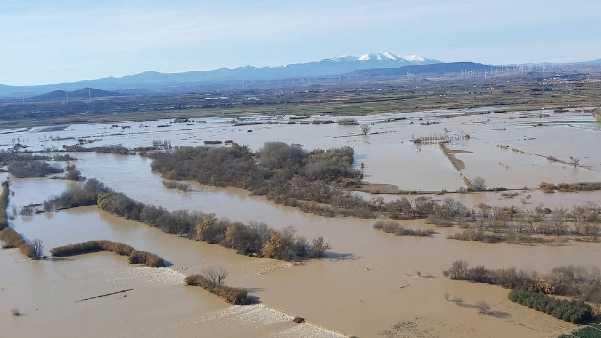 El Ebro se desborda en Aragón