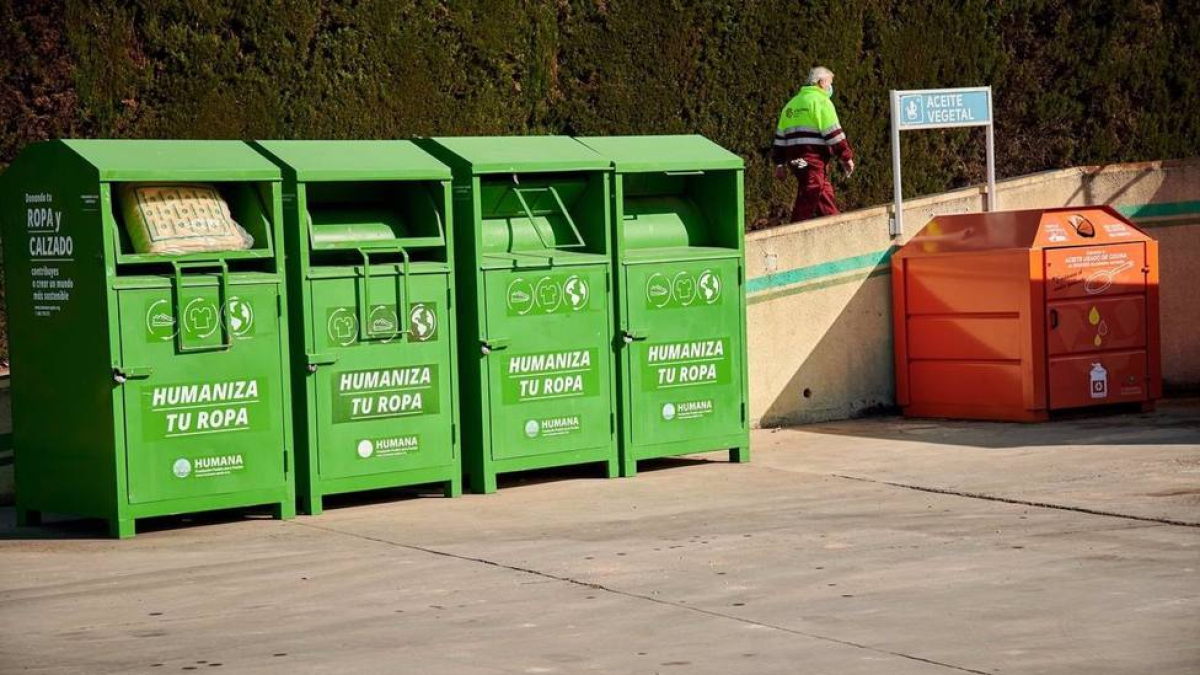Los contenedores de ropa de Sadeco permiten recuperar más de 52 ...