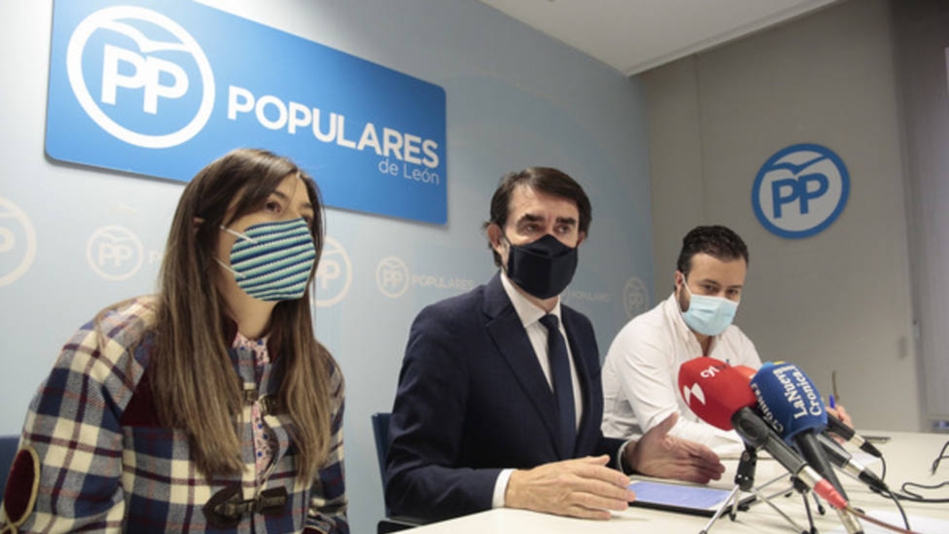 Quiñones se apunta a defender la bandera del Partido Popular