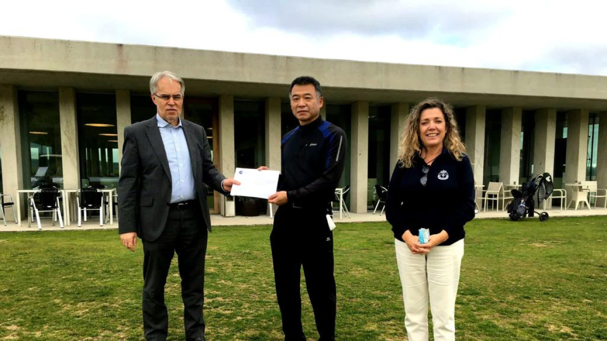 Myeongsu Kim, más de 30 años jugando al golf y ganador de un premio ...