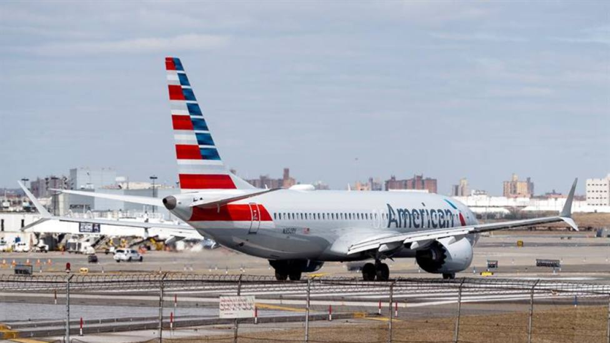 Un Boeing 7373 MAX 8 aterriza de emergencias en Orlando