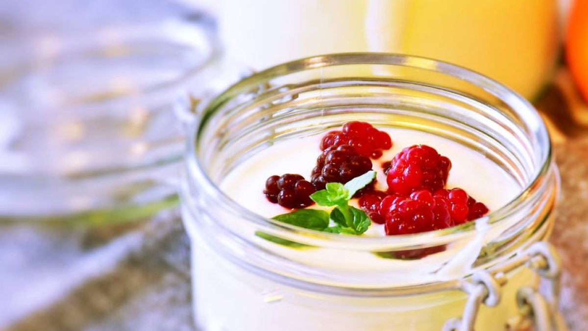 Cómo reconocer los yogures más saludables en el supermercado