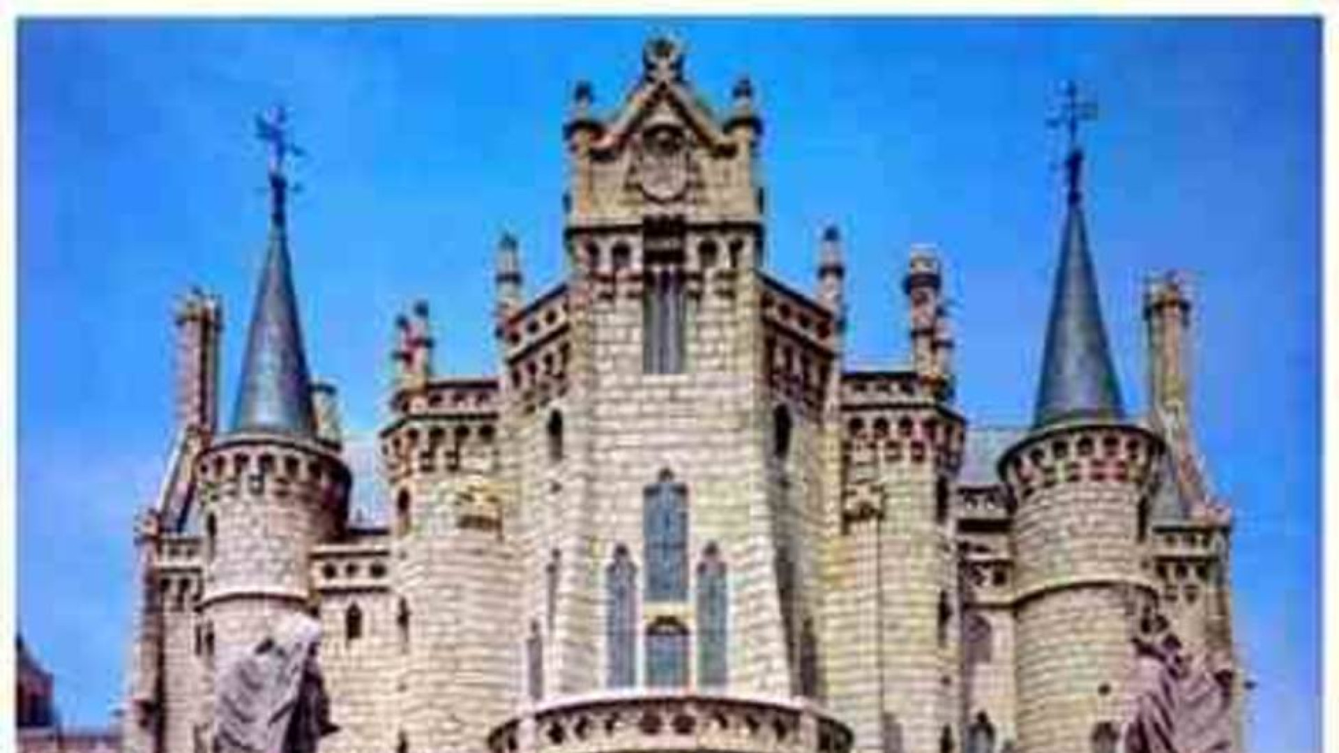 Primeras visitas guiadas oficiales al Palacio de Gaudí