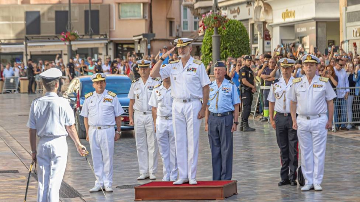 El Rey visita el Cuartel General de la Fuerza de Acción Marítima en ...