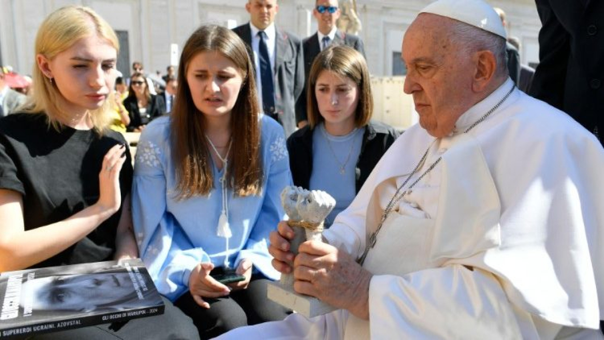 El Papa recibe el listado de 101 soldados del regimiento Azov ...