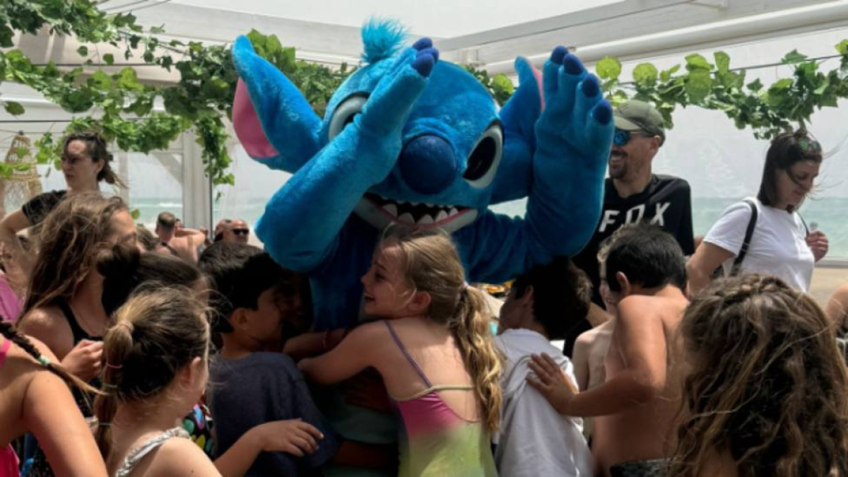 Le contratan de urgencia como animadora en Barcelona y acaba pasmada ...