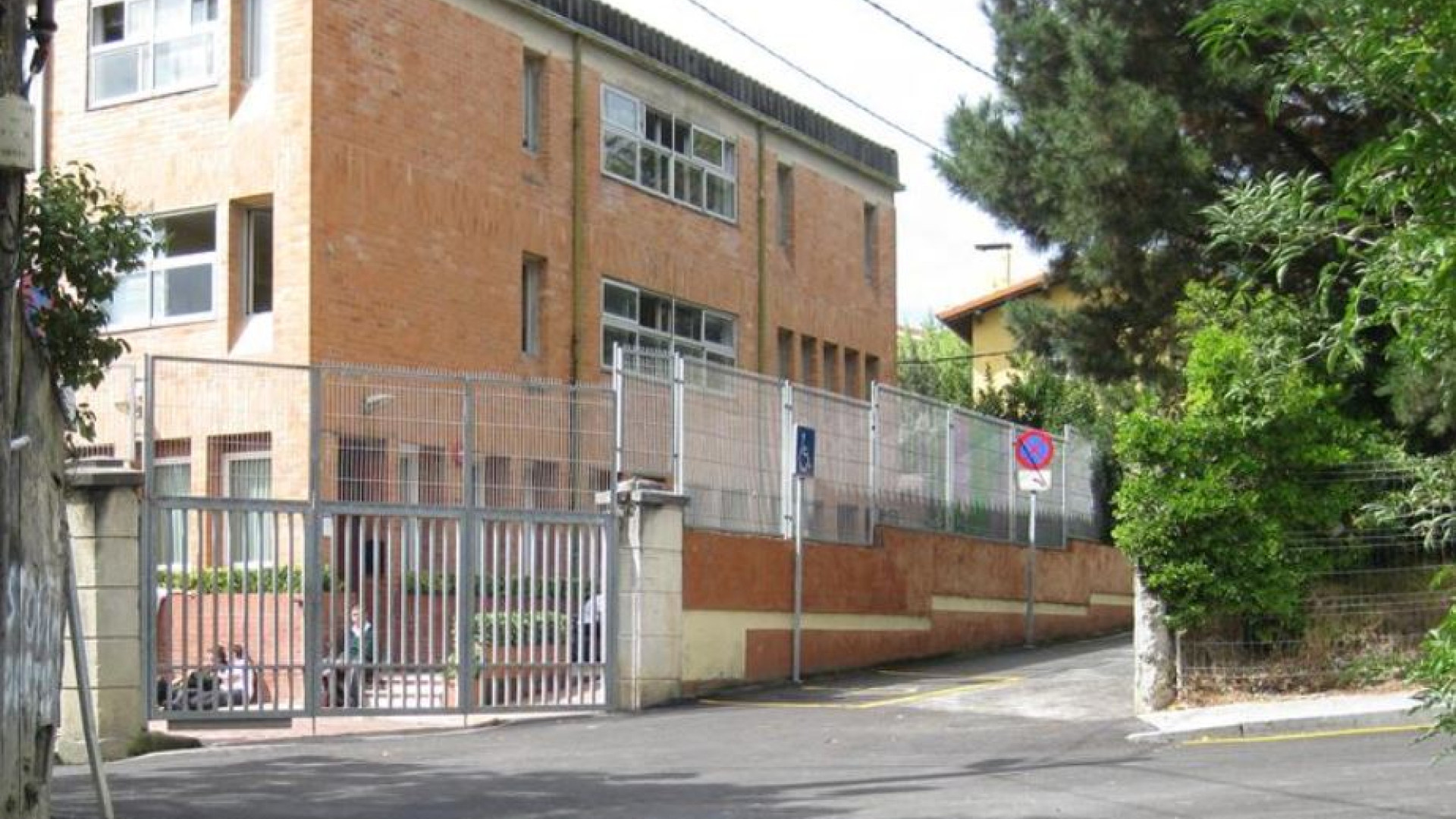 Investigan posibles abusos sexuales en un colegio de Getxo