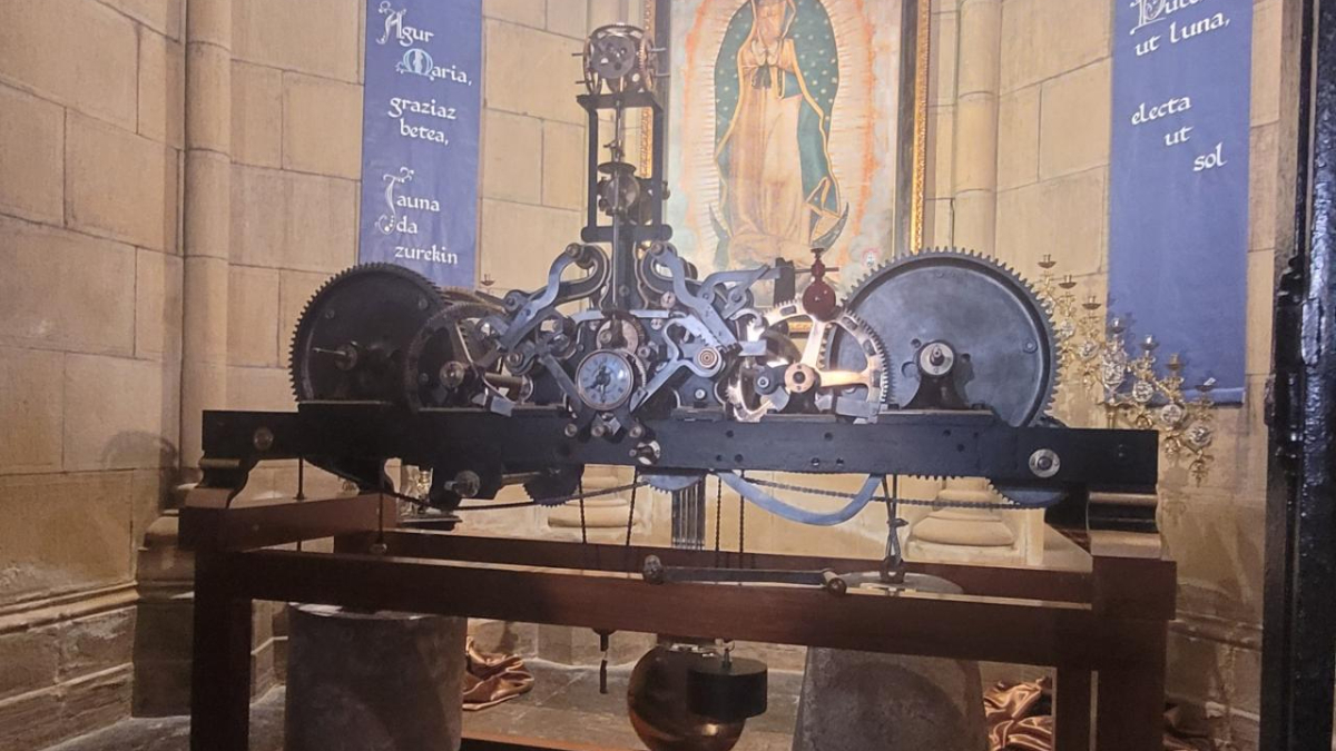 A un reloj de 130 años ''hay que tratarlo con mucho cariño'': así se ...