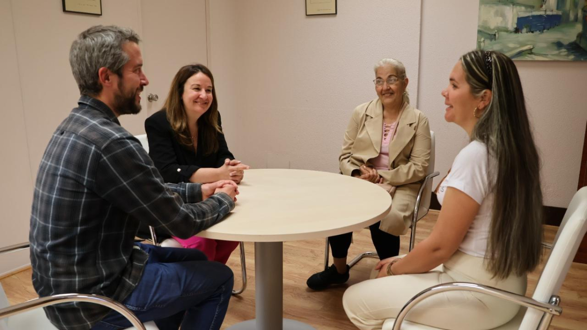 Janisel Martinez García ha sido recibida en el Ayuntamiento como ...