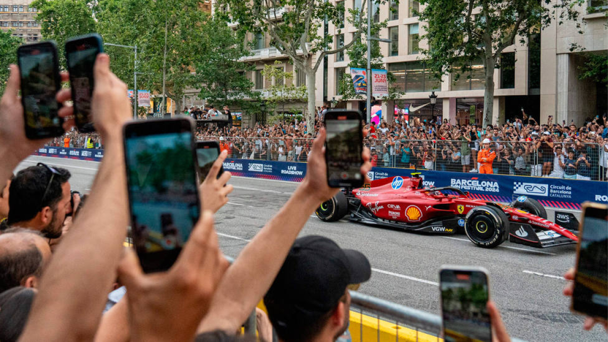 La exhibición de F1 en el Barcelona, entre la pasión de los aficionados ...