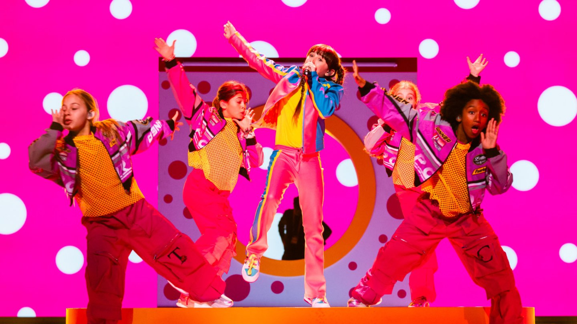 Chloe de la Rosa logra el sexto puesto con "Como la Lola" en Eurovision ...