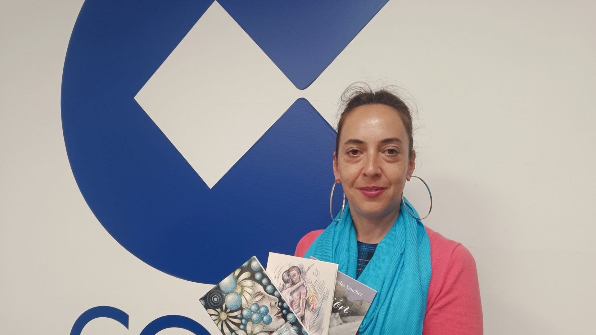 "Escribo por pura necesidad, porque me hace conectar con mi mundo ...