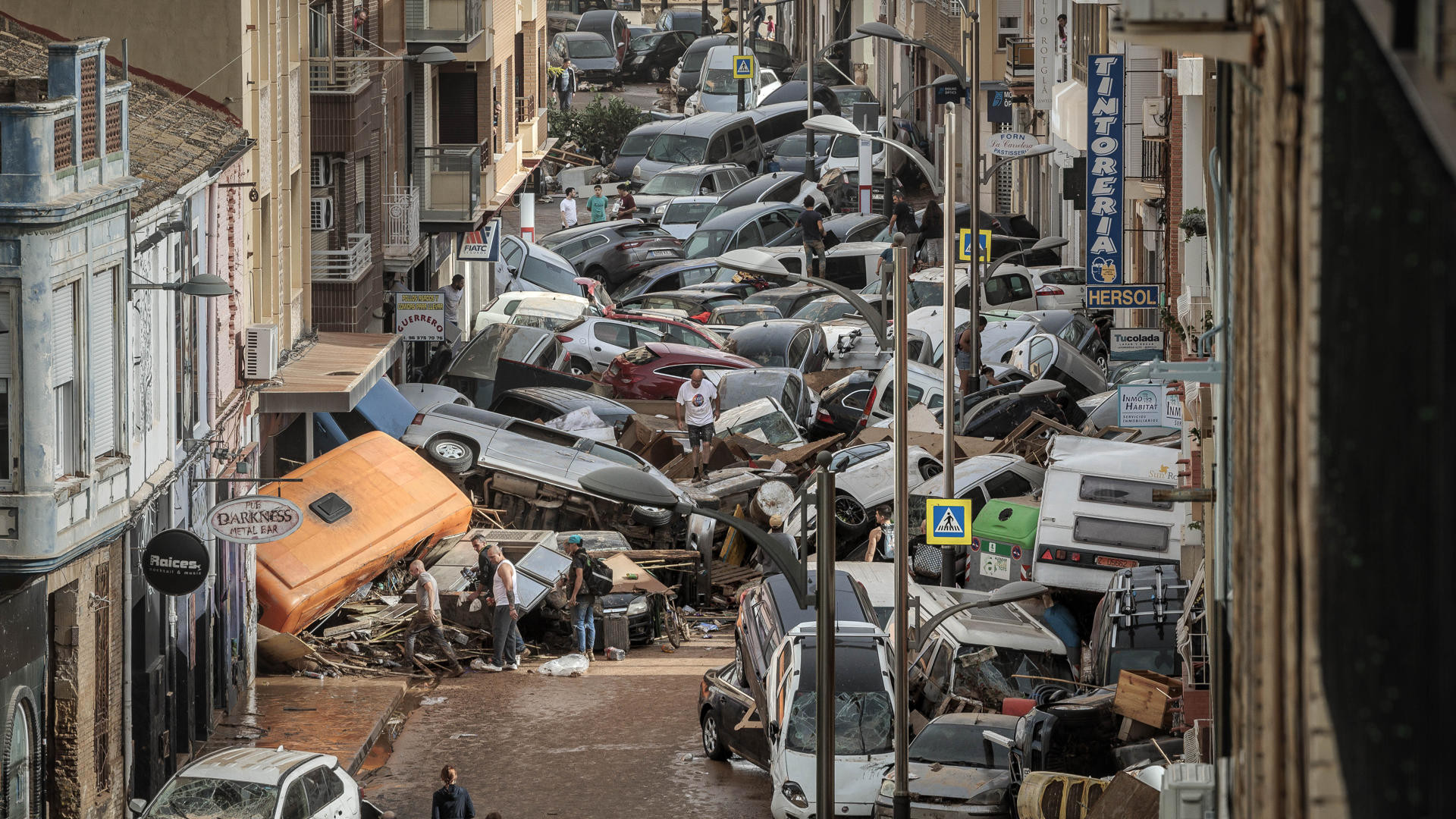 La cifra de fallecidos por la DANA en Valencia sube a 224 tras el ...