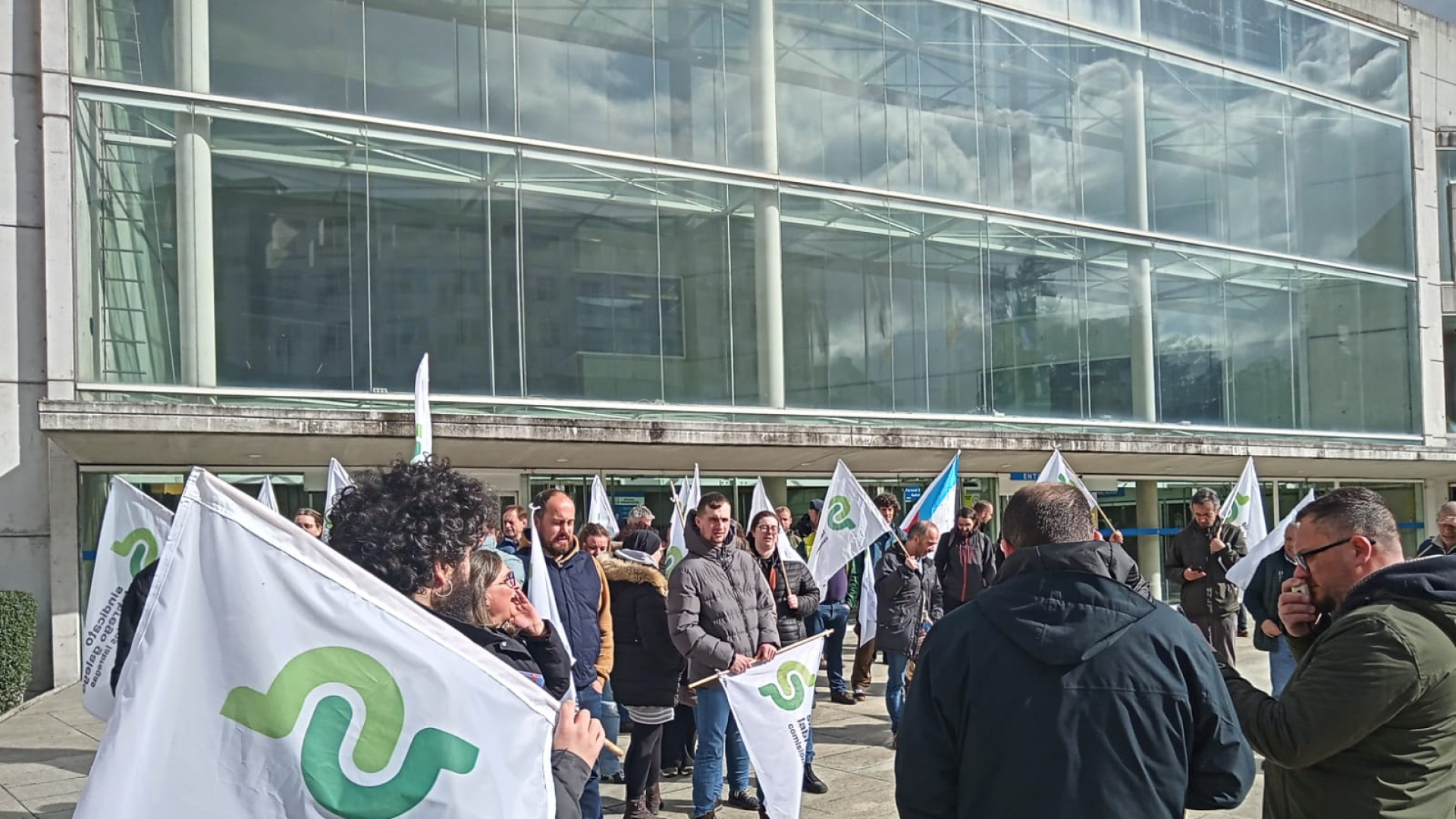 Ganaderos convocados por el SLG se concentran en Lugo para pedir más ...